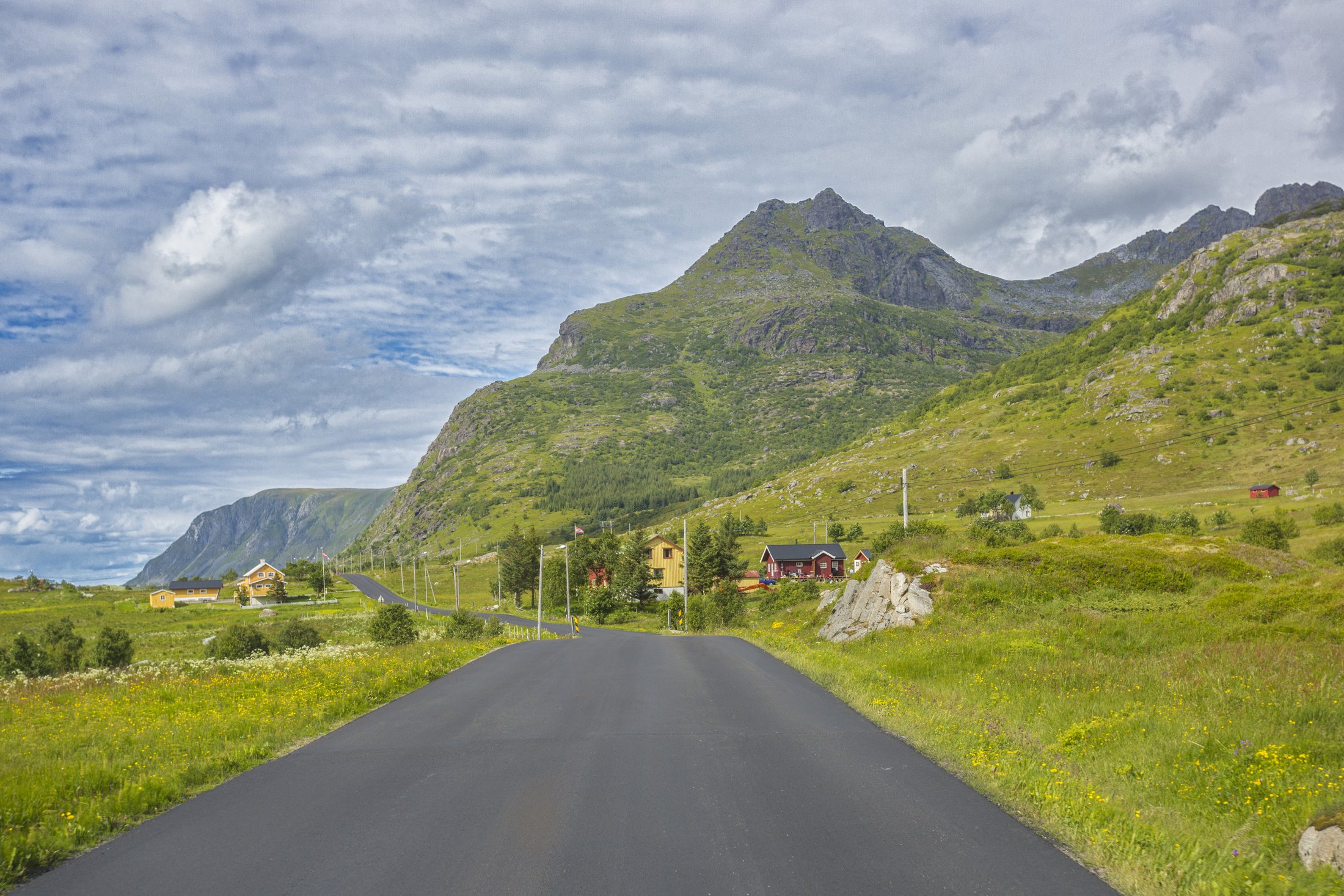 Flakstadveien, Flakstad, Norway. @ Reinhold Wittich